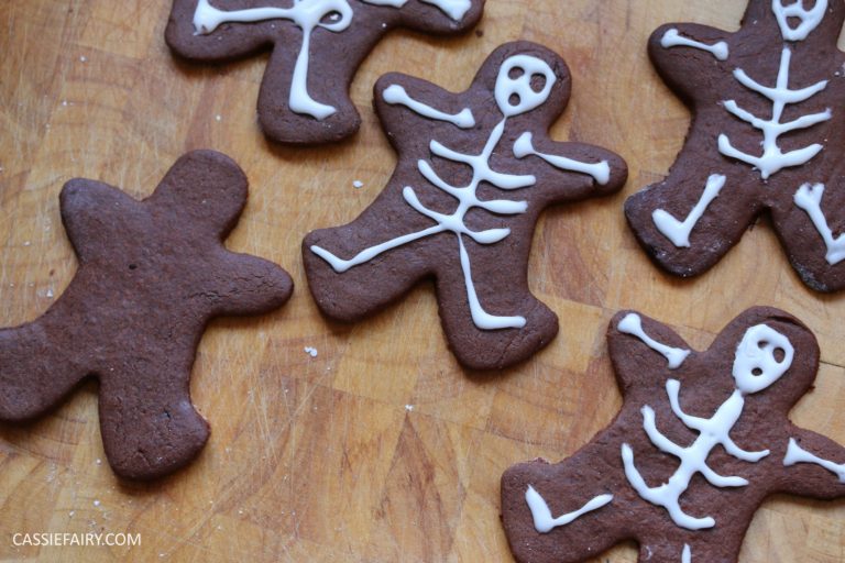 Chocolate gingerbread skeletons recipe for Halloween | My Thrifty Life ...