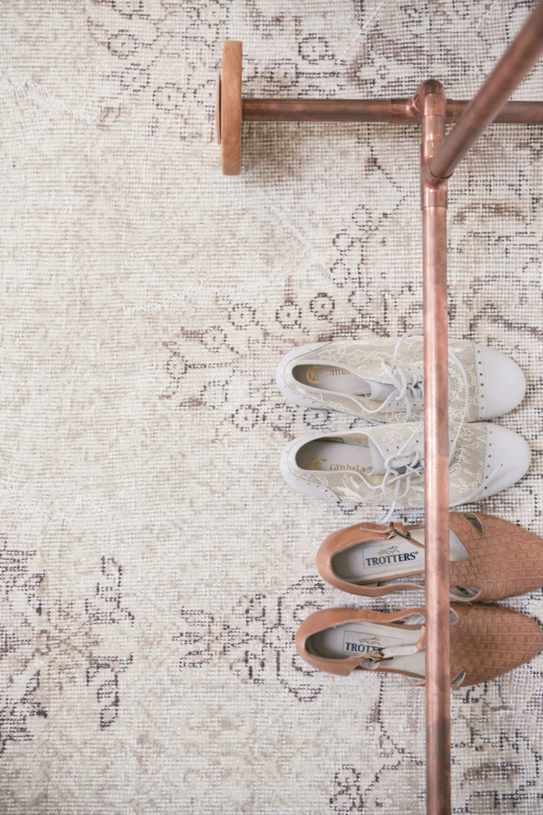 How to DIY a copper pipe garment rack for your minimalist home | My ...