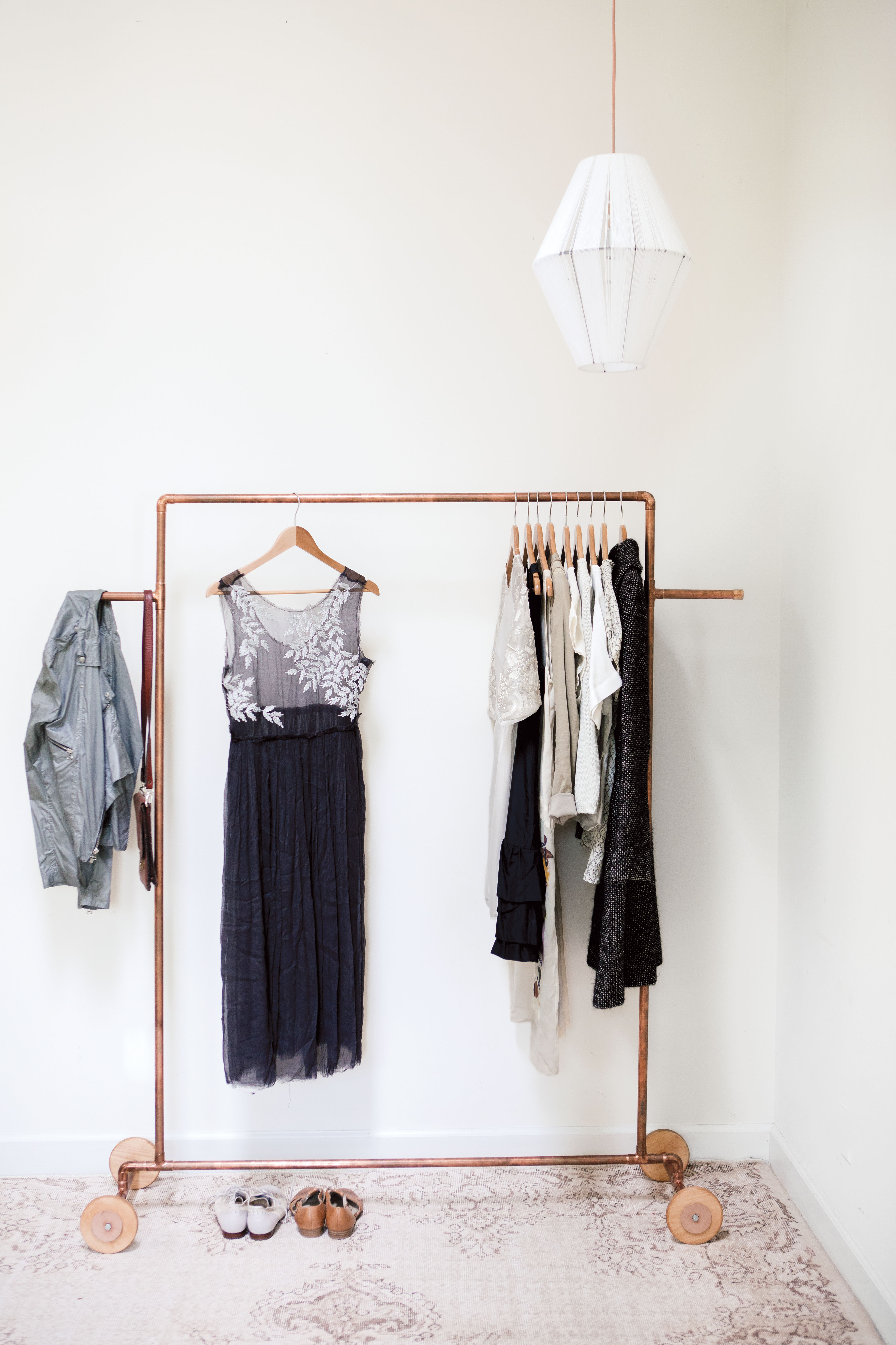 How to DIY a copper pipe garment rack for your minimalist home | My ...