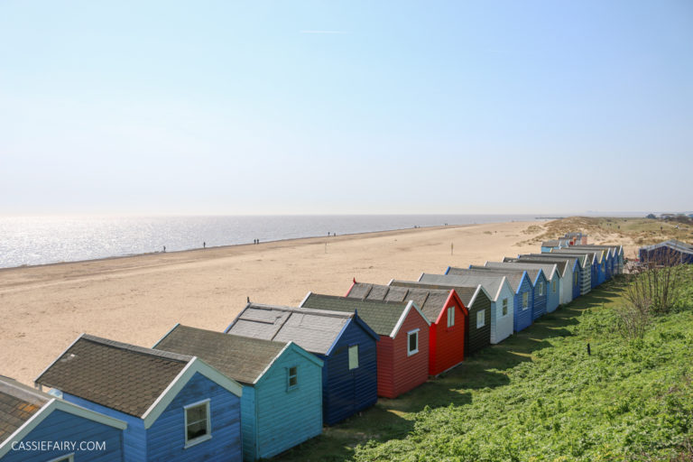 Beach essentials for a fun (and free!) family day out at the seaside ...