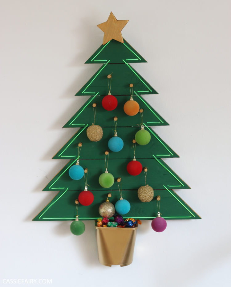 How to DIY a light-up neon Christmas tree using an old pallet & EL wire ...