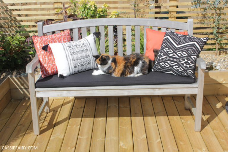 How to DIY rustic garden benches using upcycled scaffold boards | My ...