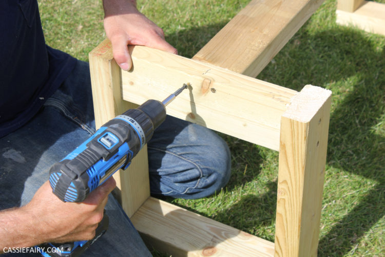 How to DIY rustic garden benches using upcycled scaffold boards | My ...