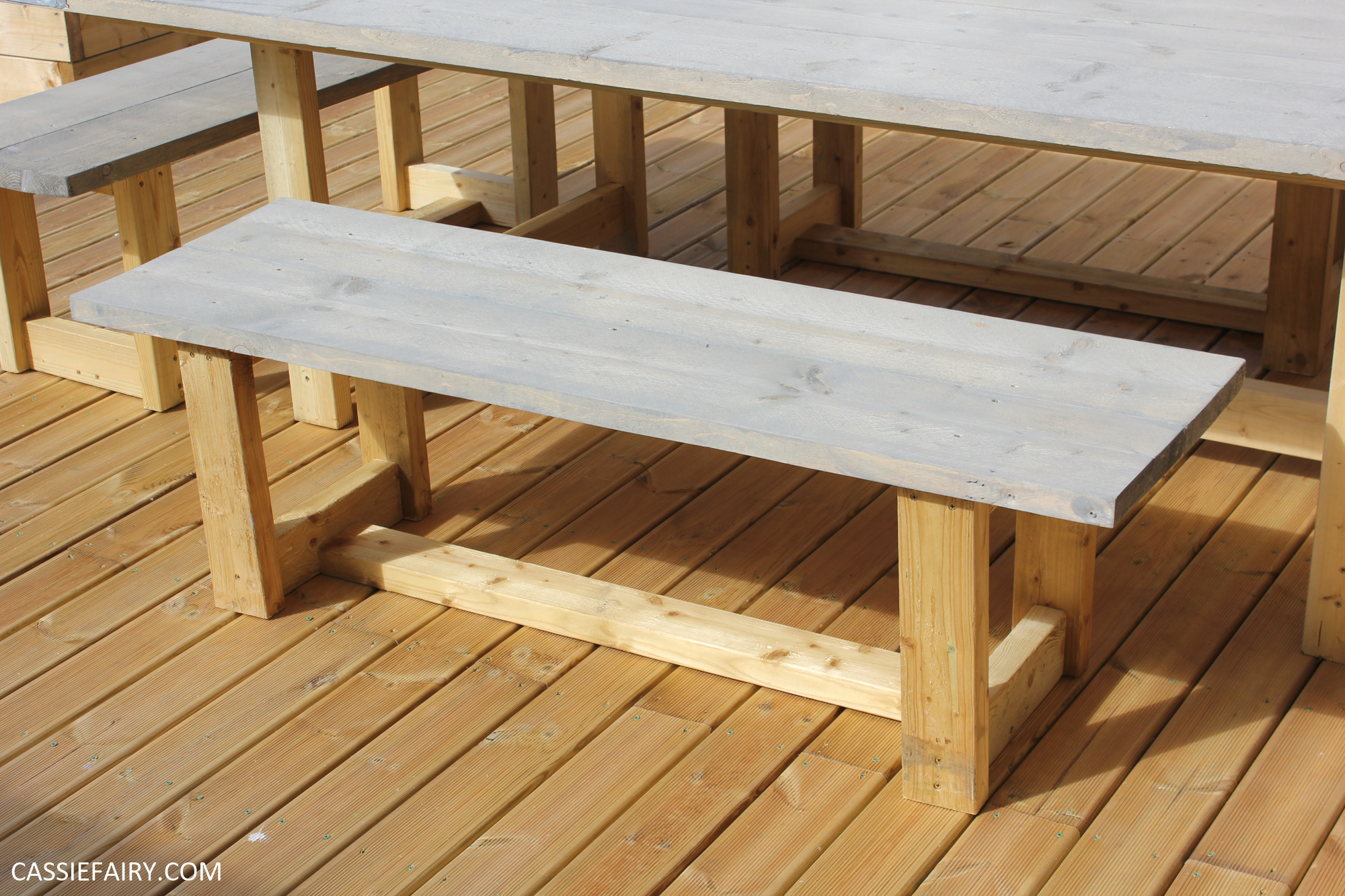 DIY Video – How to make your own outdoor seat from scaffolding planks ...
