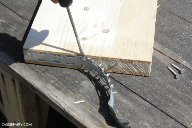 How to DIY rustic garden benches using upcycled scaffold boards | My ...