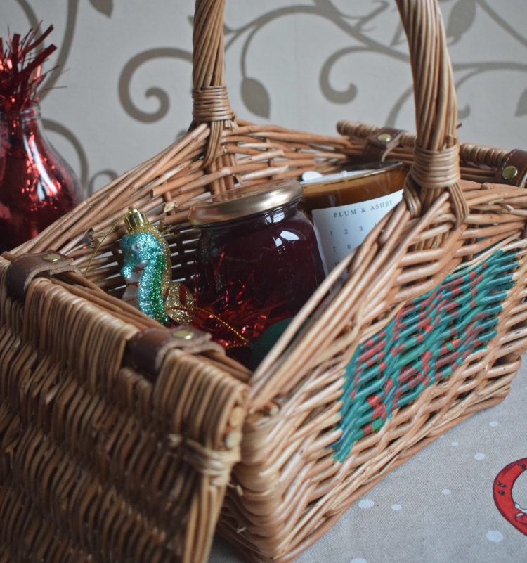 Guest post: How to DIY a Christmas gift hamper when you’re on a budget ...