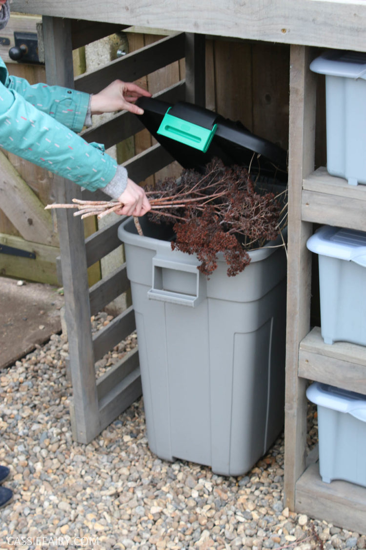 How to DIY a bin store using leftover timber or pallet wood | My ...