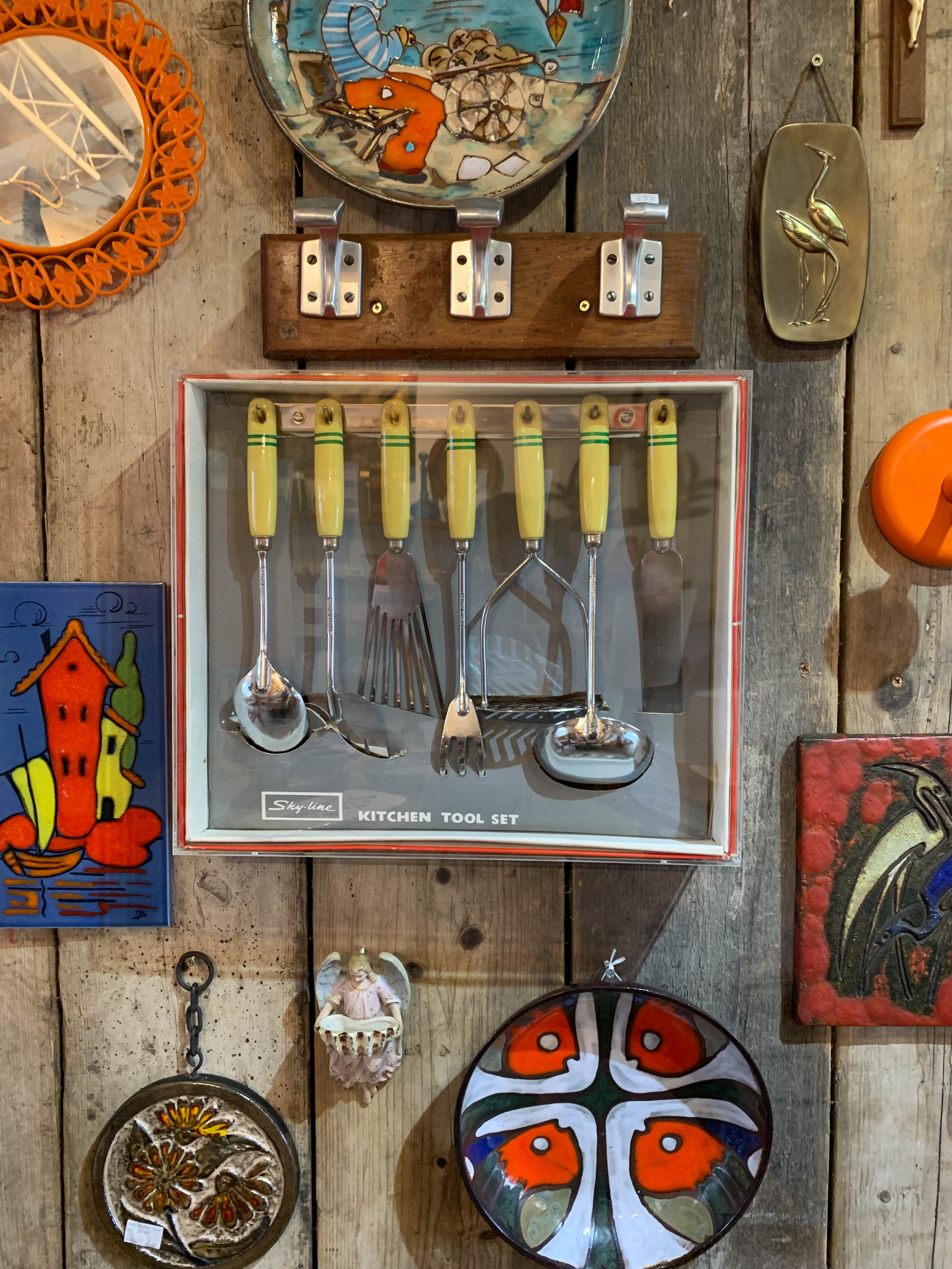 Sourcing vintage Skyline utensils for my thrifty 1950s kitchen makeover ...