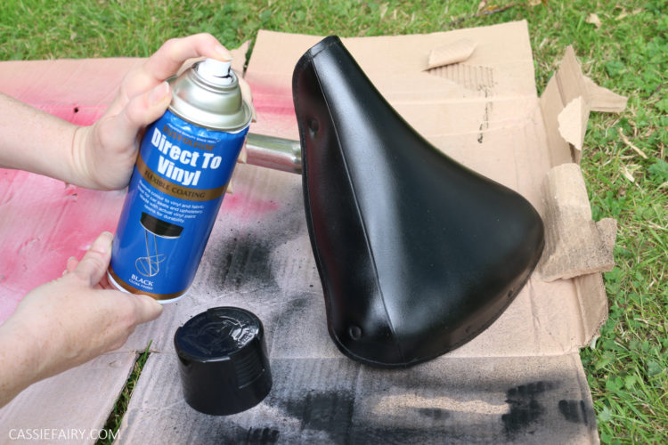 Upcycling a rusty old bicycle into a planter for your cottage garden ...