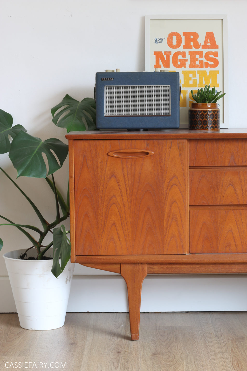 Why I love using vintage record players and radios in my home | My ...