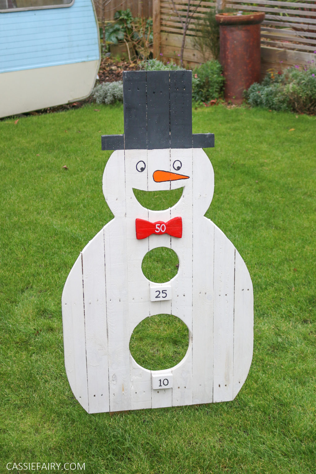 How to DIY a freestanding Snowman target game from pallet wood | My ...