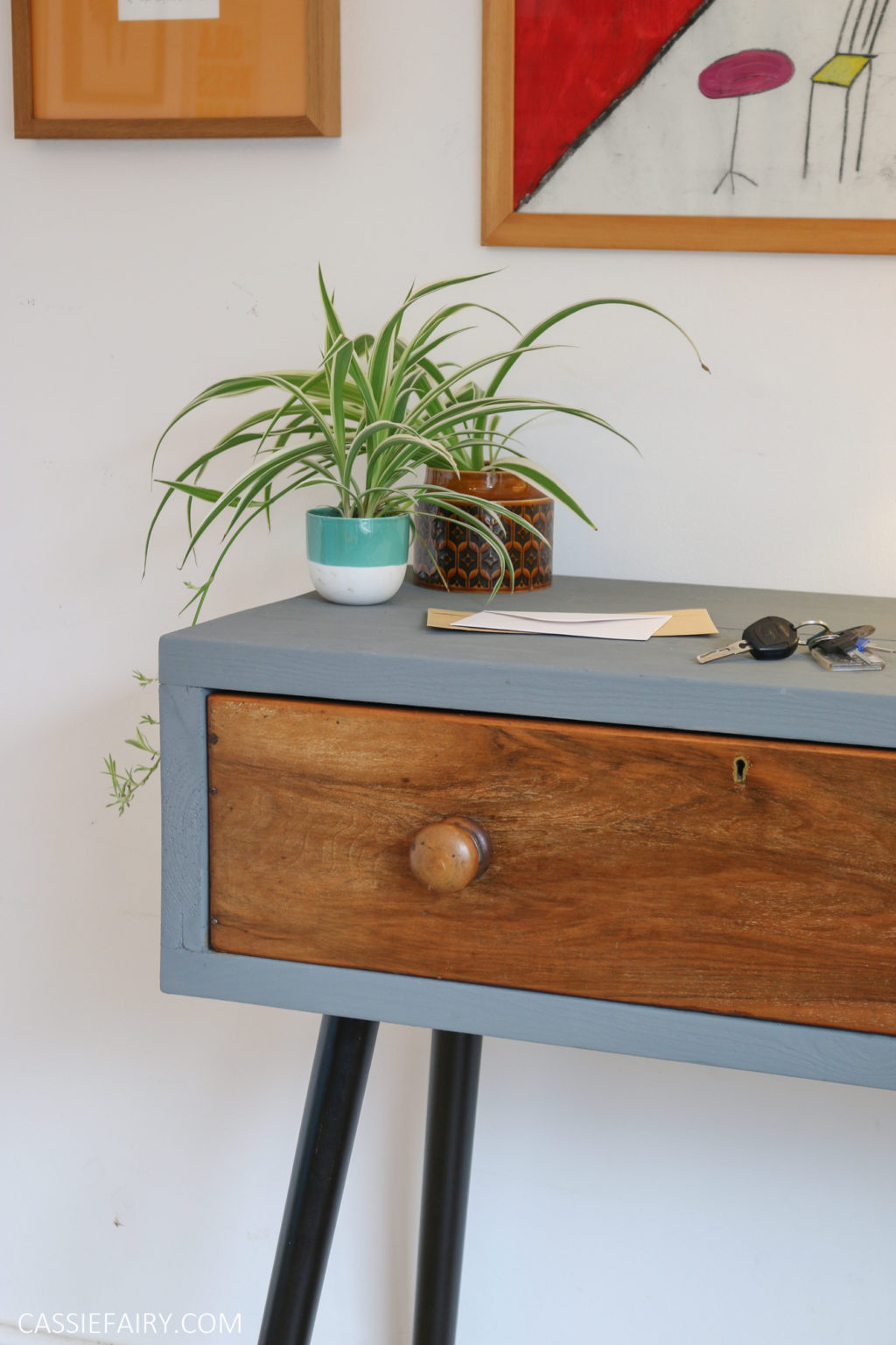 How to turn an old drawer & scaffold boards into a DIY desk or hallway ...
