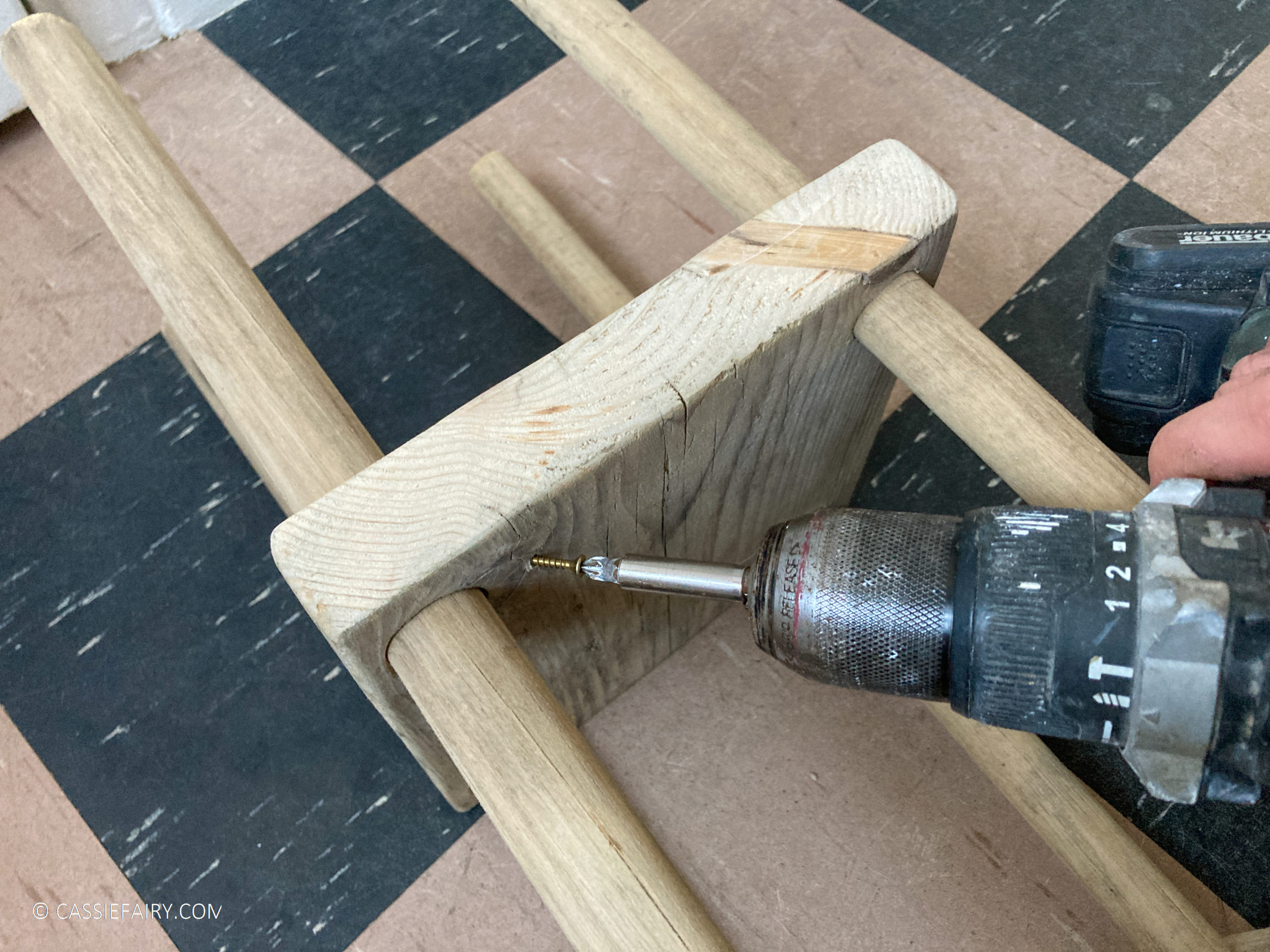 My DIY bathroom: How to build a handy bath-side storage stand for your ...