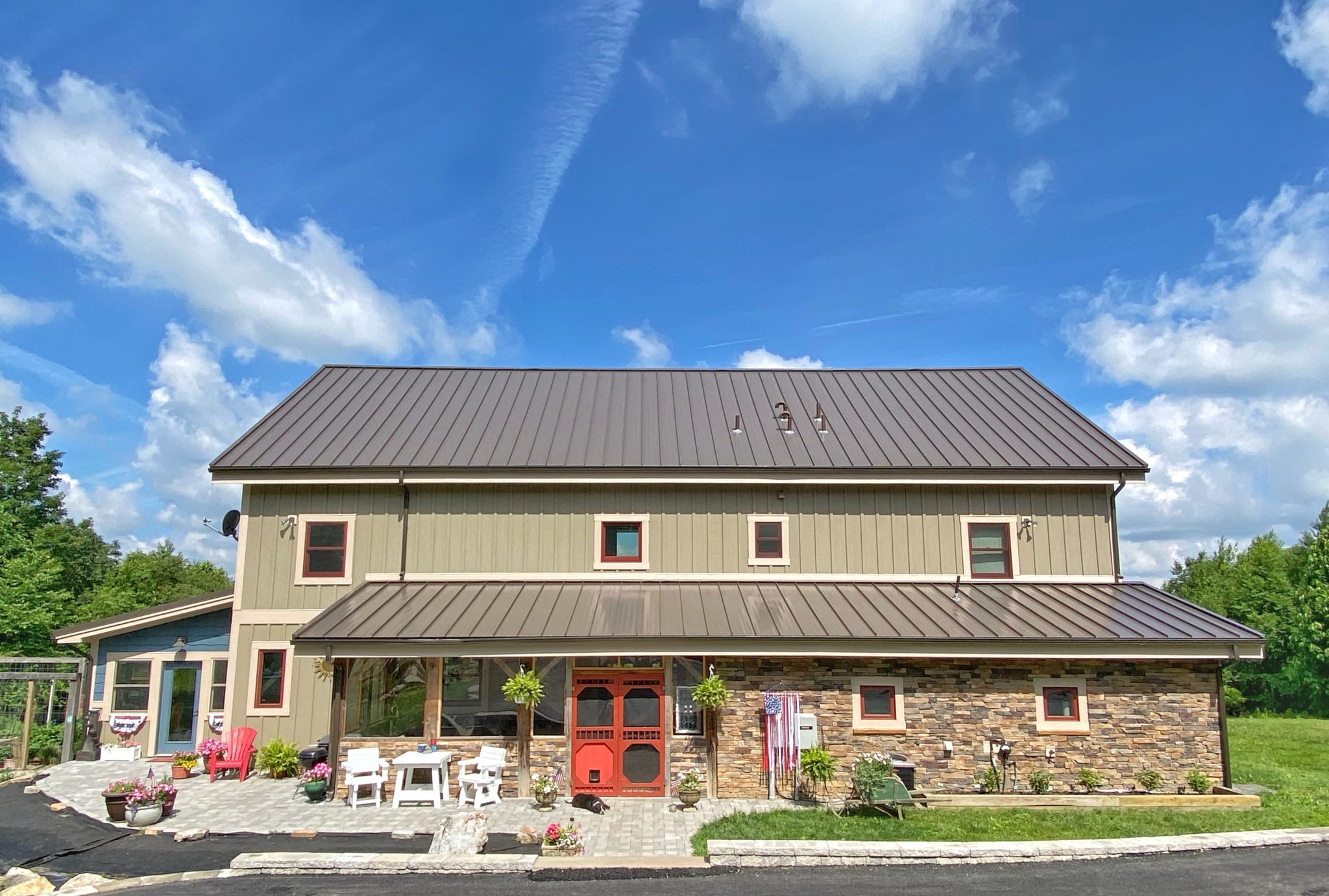 House tour of a rustic C19th barn conversion with colourful vintage ...