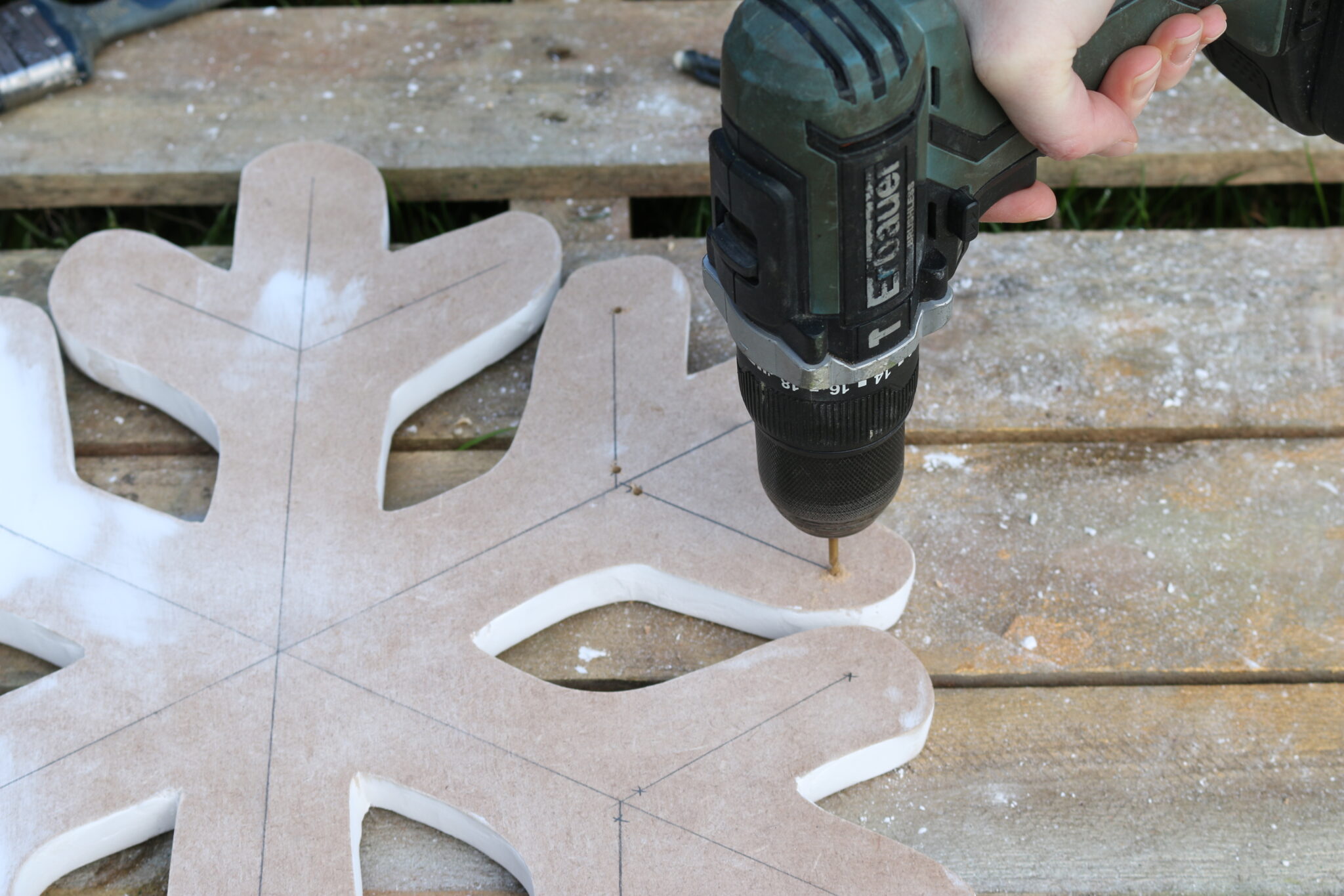 How to DIY your own custom Christmas lights with EL wire – snowflake ...