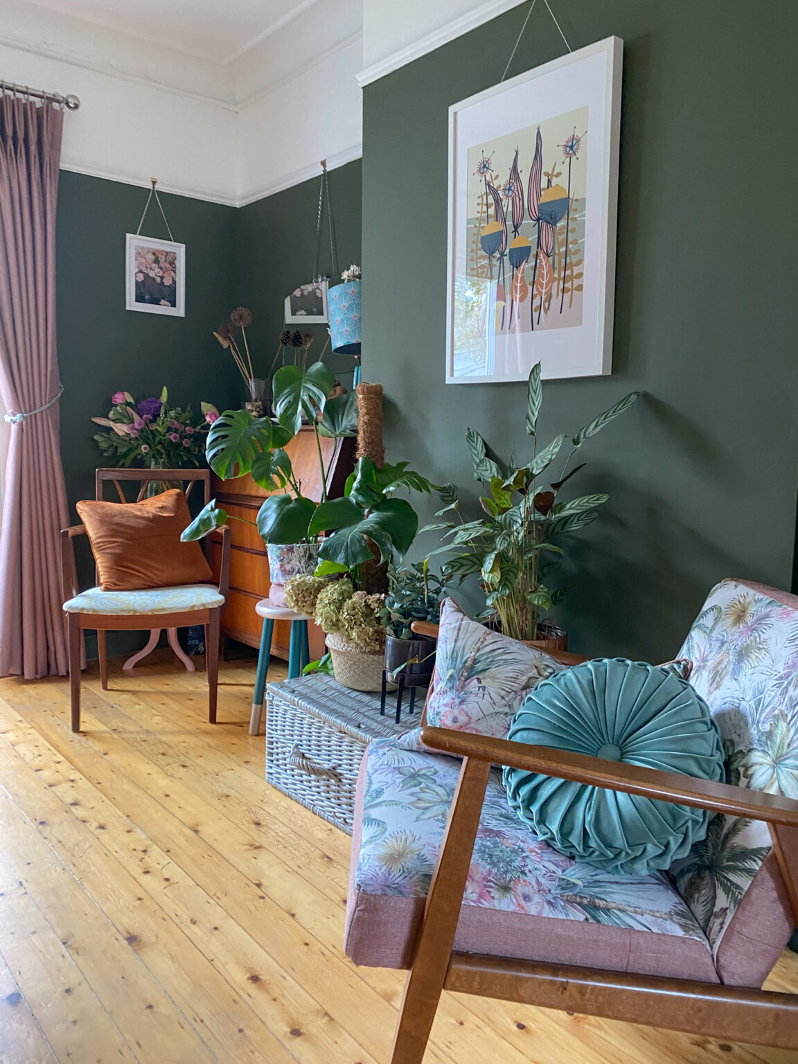 Unique vintage home tour full of upcycled pieces & pops of pastel pink ...