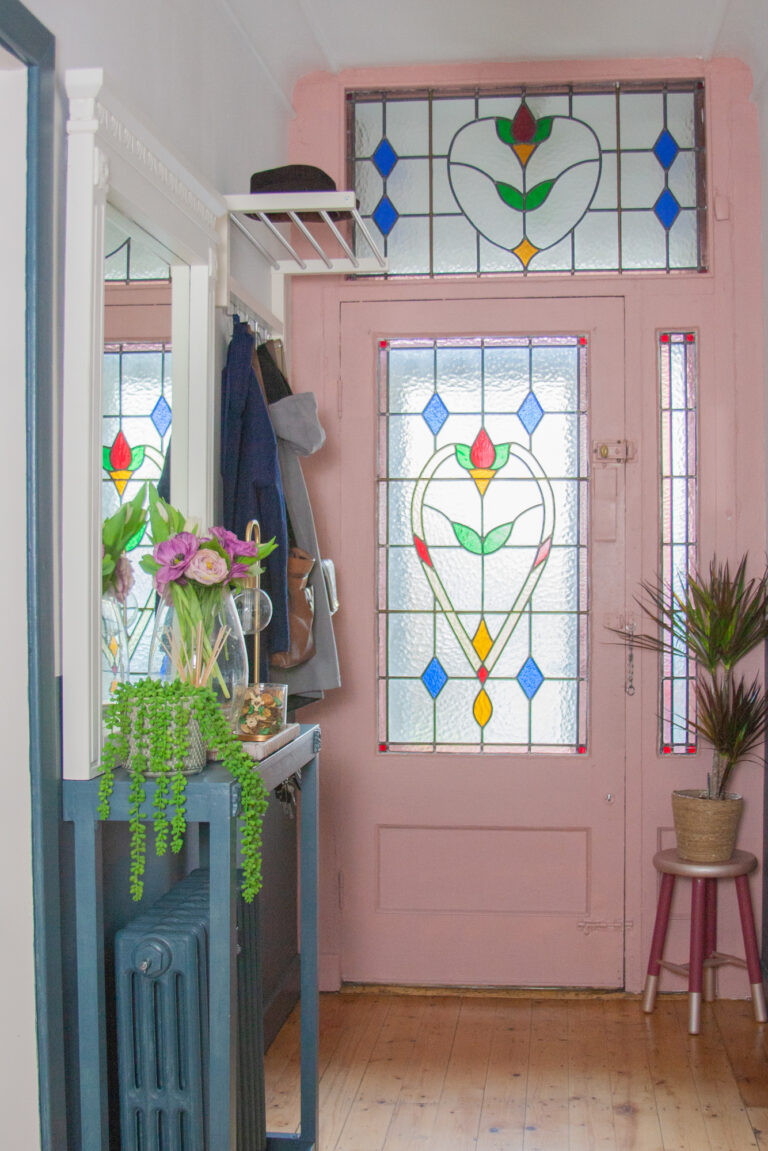 Unique vintage home tour full of upcycled pieces & pops of pastel pink ...