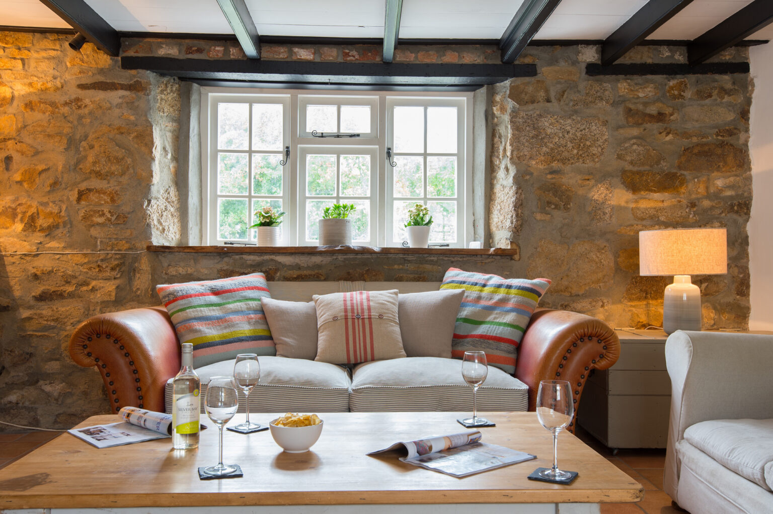 Home tour of @BeatenGreen's cosy Cornish cottage