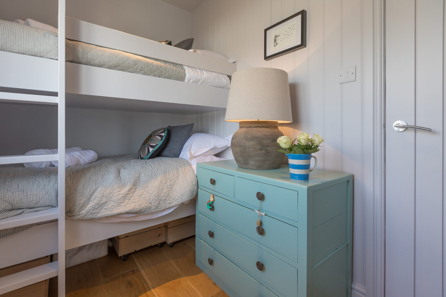 Home tour of @BeatenGreen's cosy Cornish cottage