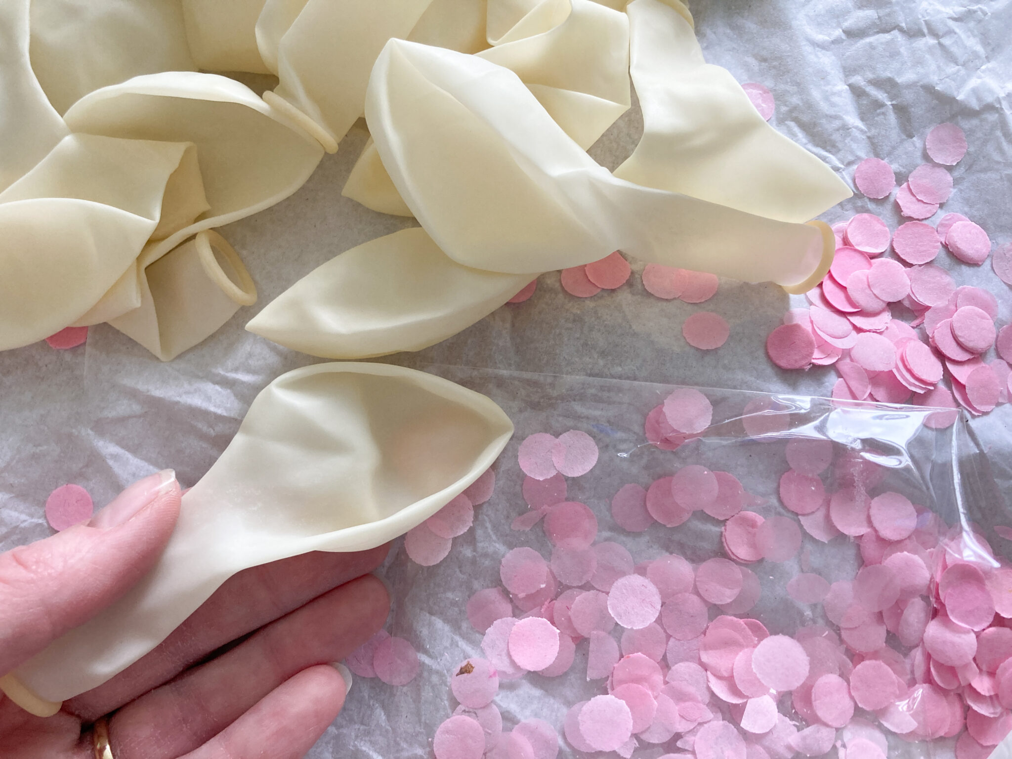 Top tips to DIY confetti balloons for your wedding or party