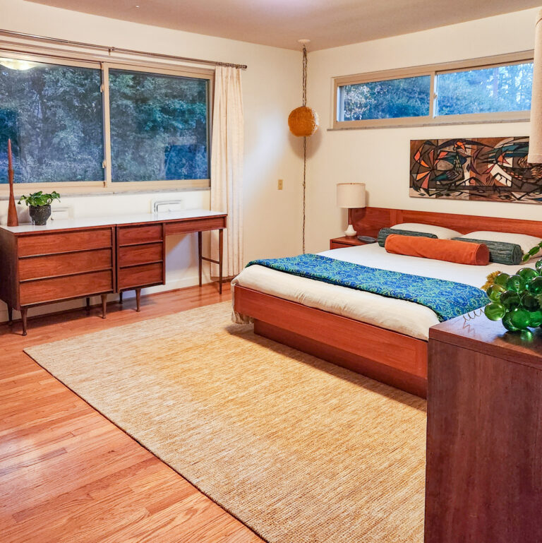 House tour of a 1957 Mid-Century Modern single-storey home by architect ...