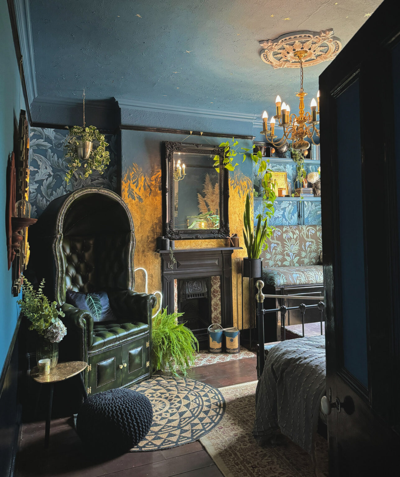 Home tour: An opulent period interior with tropical touches & glinting gold